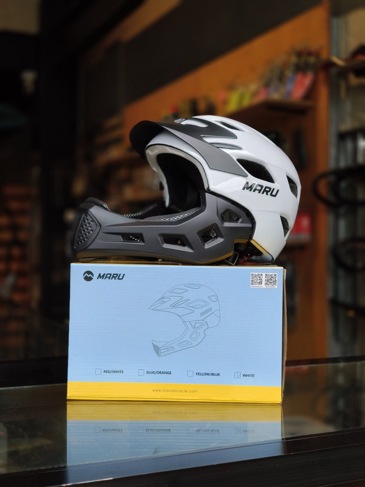 Kids Helmet Maru, Full face - Black White – BMX Cycle Center